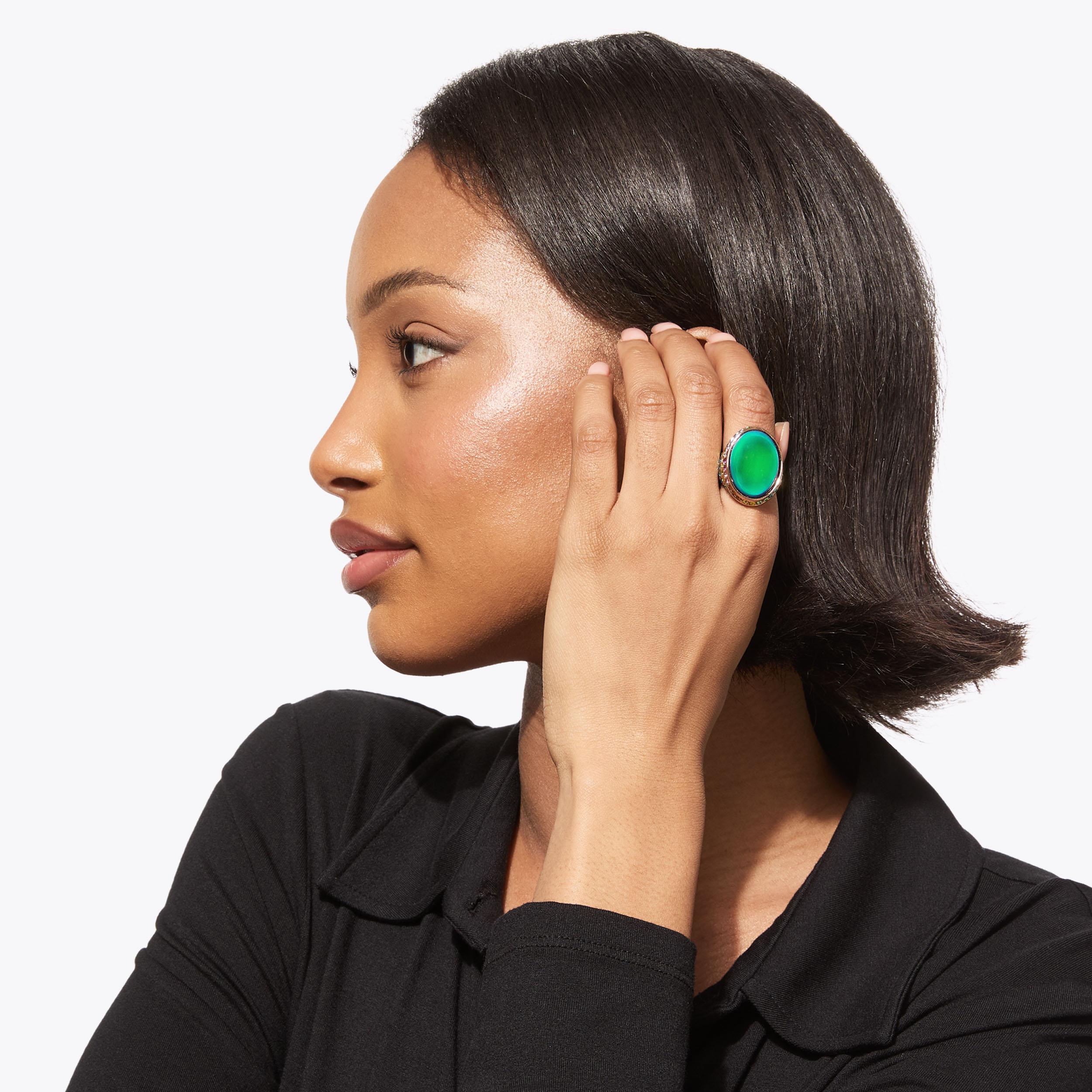 OVAL MOOD RING Green Crystal Ring by KURT GEIGER LONDON